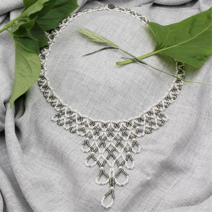 Collier "Aurora" n°1 eb-perles de la collection "Pierre de Lune"